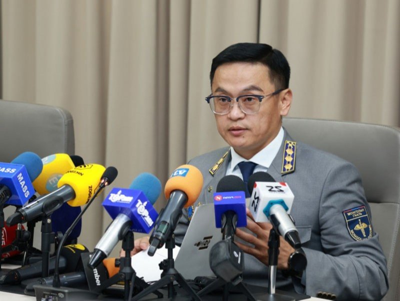 Б Сүхбаатар Албан тушаалаа урвуулан ашигласан нэр бүхий гаалийн байцаагч нарын хэргийг АТГ д